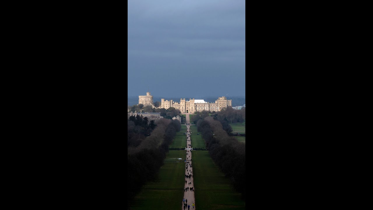 Rare Look Inside The Royal Library At Windsor Castle - book-news.org