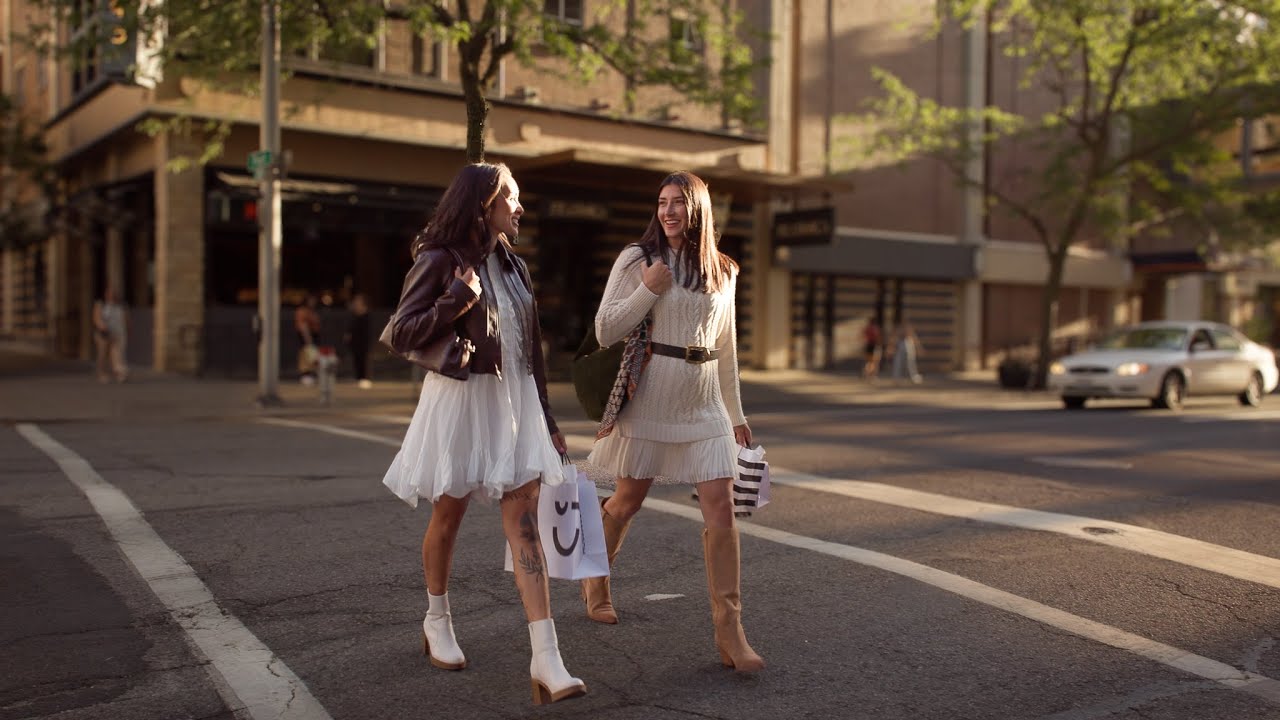 Style Your Season: River Park Square’s Must-Have Fashion Trends 🍂✨