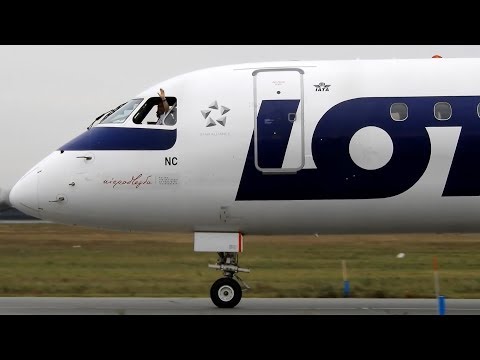 Pilot Waving | LOT - Polish Airlines "Śliwka Nałęczowska" Embraer 195 Landing At Belgrade Airport