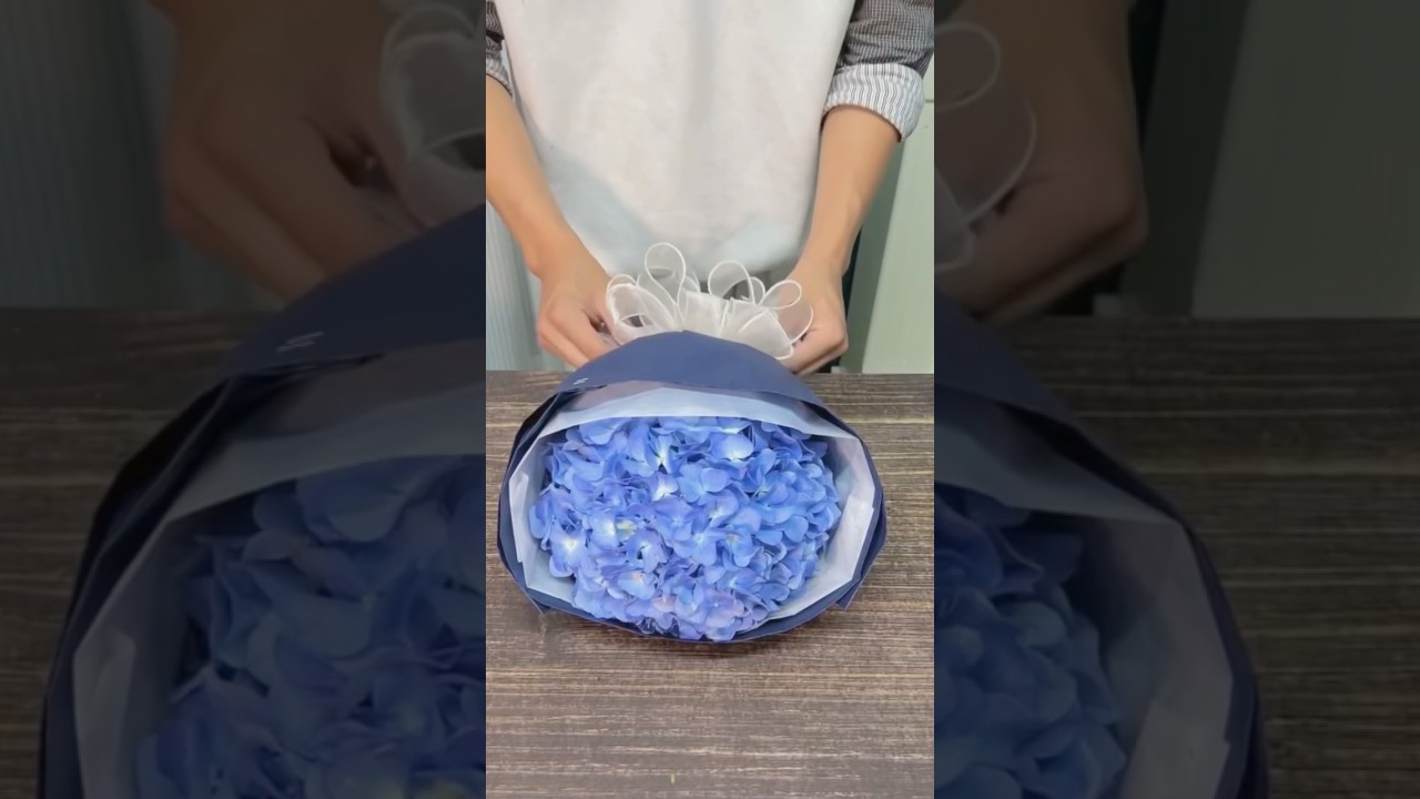 BUKET BUNGA HYDRANGEA SIMPLE 5 MENIT UDAH JADI😍 #hydrangea #hydrangeas #wrapping #bouquet #florist