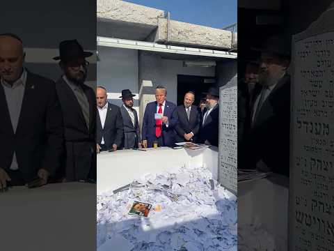 President Donald Trump at the grave of the Lubavitcher Rebbe on October 7th. Vid: Shabbos K. #israel