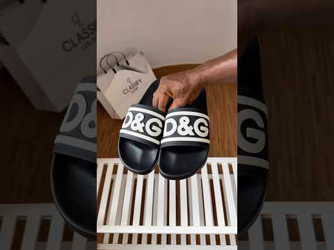 DOLCE & GABBANA RUBBER BEACHWEAR SLIDERS WITH DG LOGO UNBOXING VIDEO #classifyluxury #dg