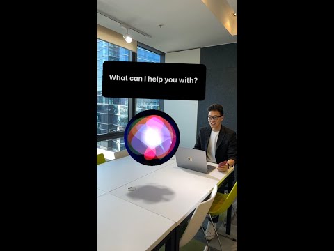 OMG! Siri in real life 😱