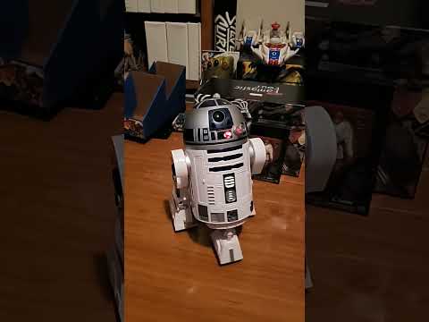 R2-D2 has an important message #r2d2 #starwars #short #shortfeed #shortsyoutube #toys #disney #d23