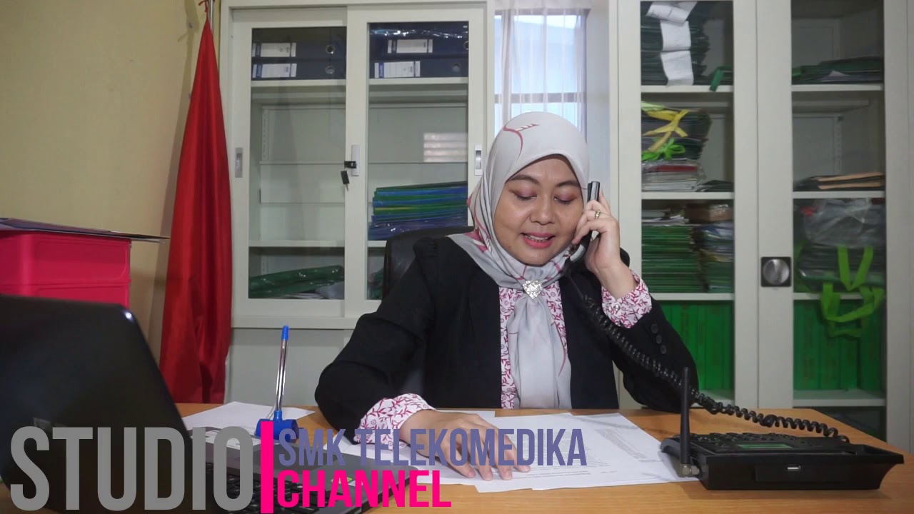 Cara menerima telfon dan melakukan panggilan telfon | SMK Kesehatan Telekomedika