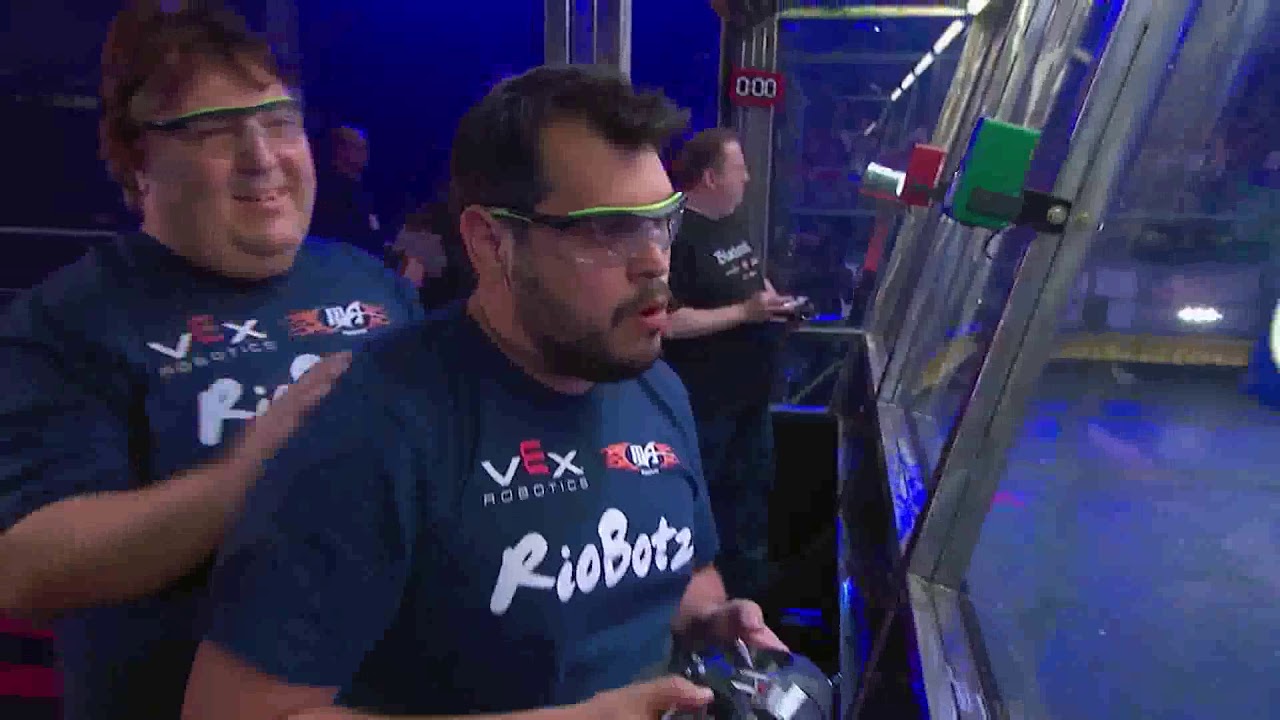 Minotauro vs Blacksmith  - Battlebots 2018