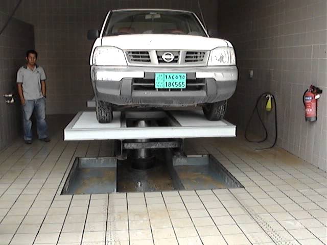 Automobile Washing Lifts - 4 Tons Car Washing Lift Manufacturer from ...