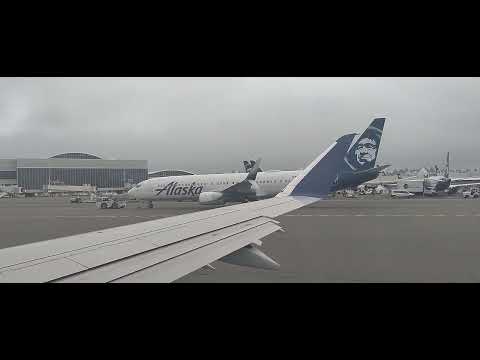 Seattle International Airport Delta Airlines taxi on Runway