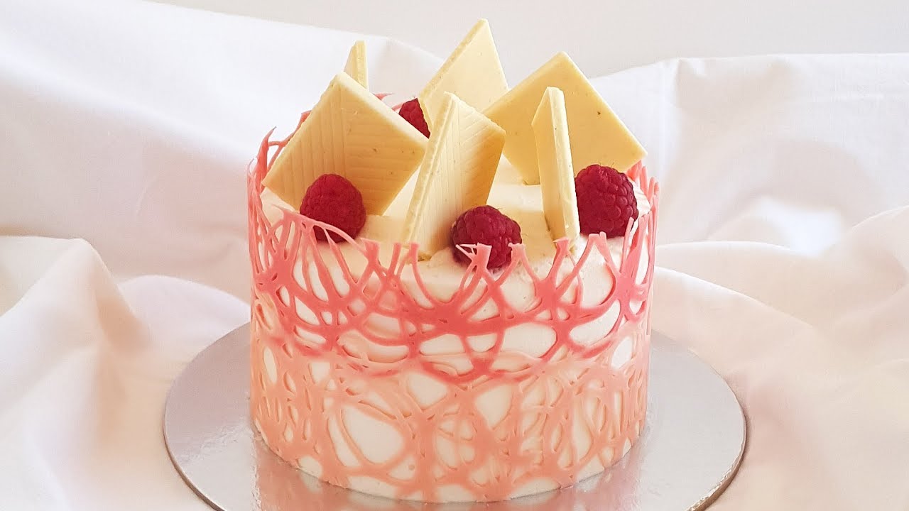 Two Toned Chocolate Boarder Cake Tutorial- Rosie's Dessert Spot