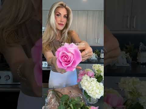 how to make $33 grocery store flowers look professional 🩷 best gift for birthdays, house warmings, e