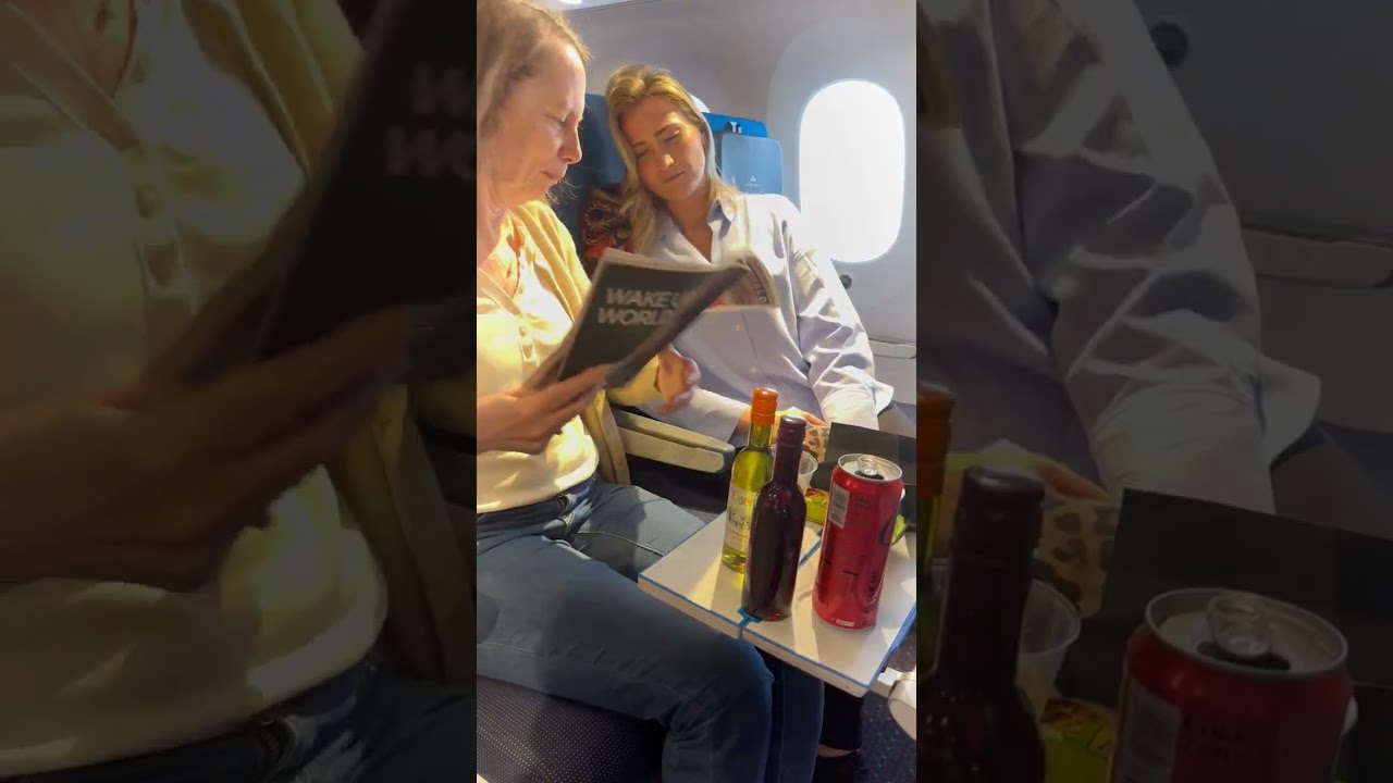 A sign to recline | KLM