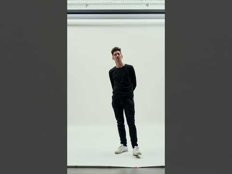 #shorts how to evenly light a background on full body shots