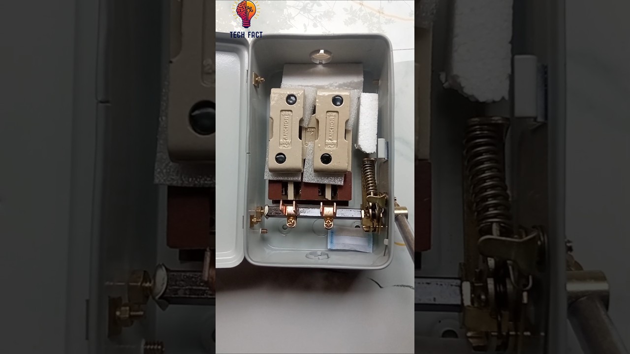 Main switch/Two Pole 32 Ampere Main Switch