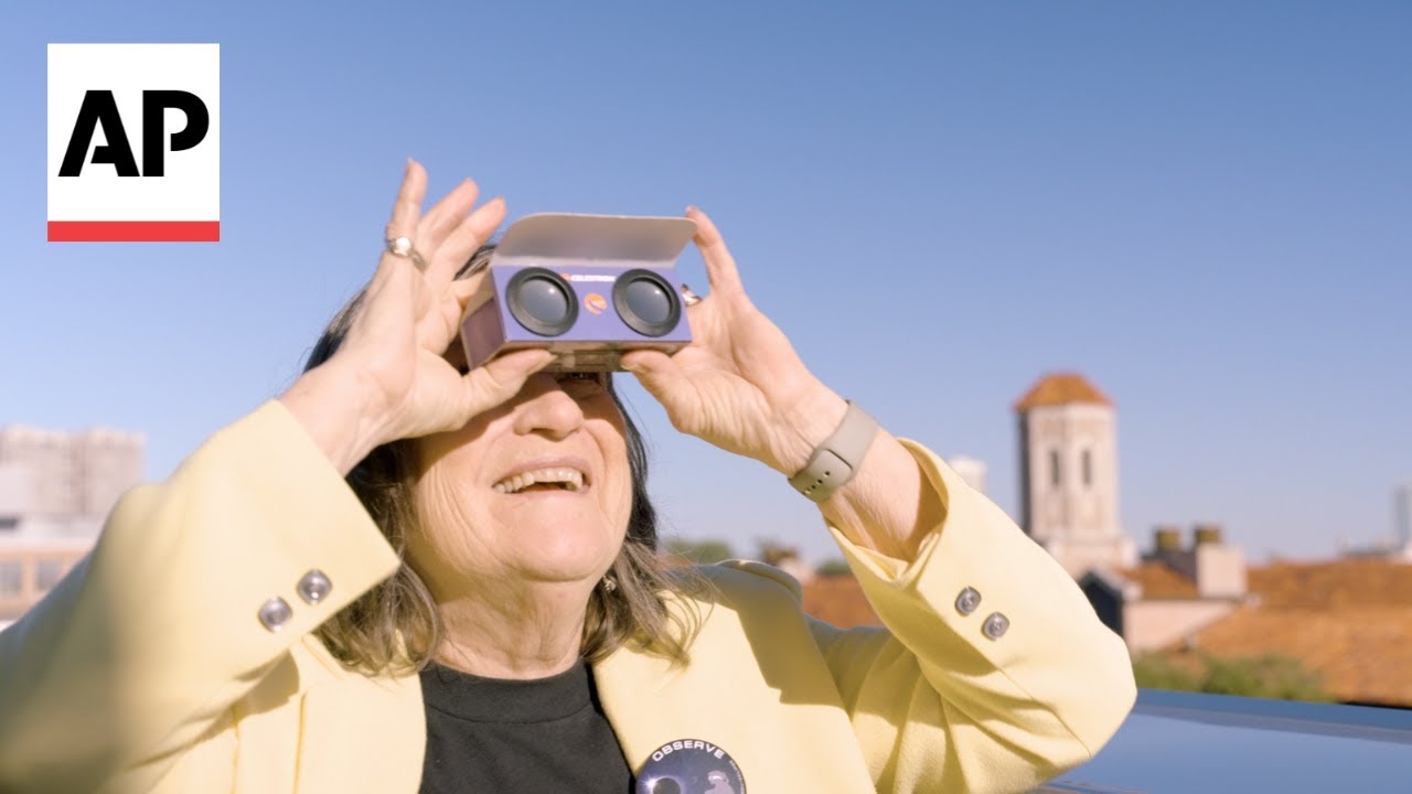 Looking At A Solar Eclipse Can Be Dangerous Without Eclipse Glasses 7984