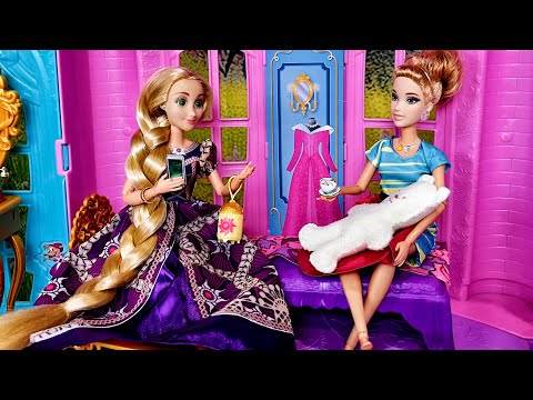HINDI URDU video of anna elsa dolls barbie dolls disney princess dolls. hair and makeup 💄 spa #doll