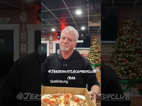 Best Pizza Gatlinburg ๐ #gatlinburg #dollywood #pigeonforge