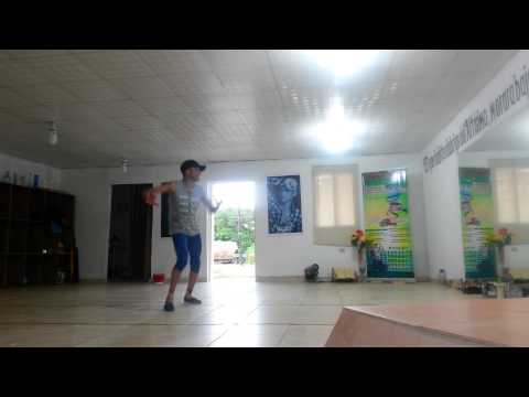 MILTON`S STUDIO Dancing a zumba coreography
