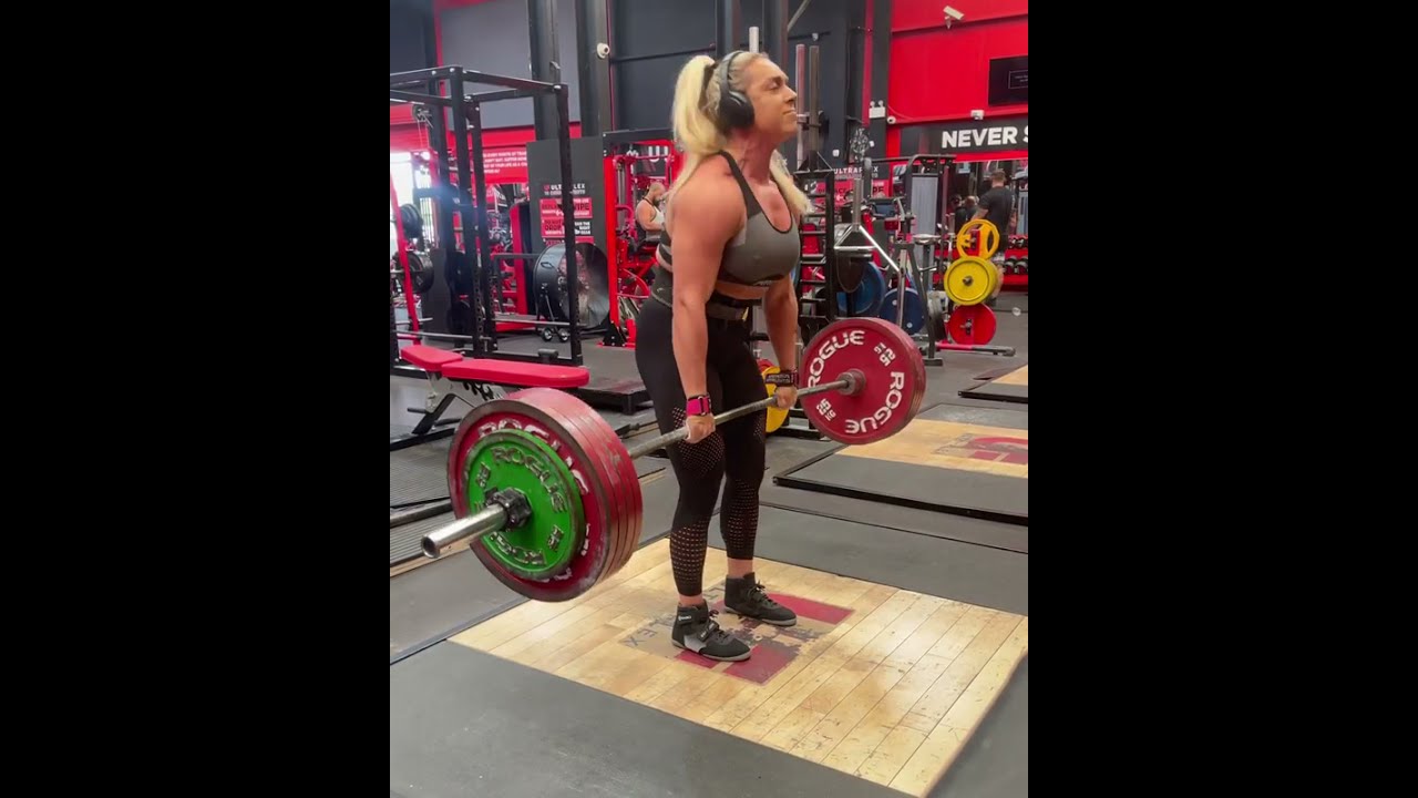 Kiera Jaston Annihilates 240kg Deadlift For 5 Reps