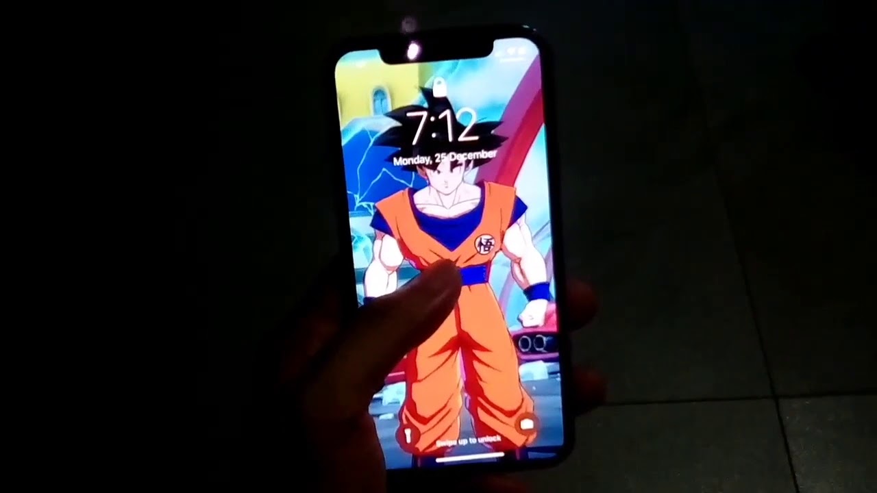 Super Saiyan Son Goku as Live Photo Wallpaper on iPhone X