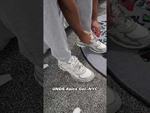 #Sneakerheads UNDS these Asics Gel-NYC 💫 #TikTok - LaDeezyHype
