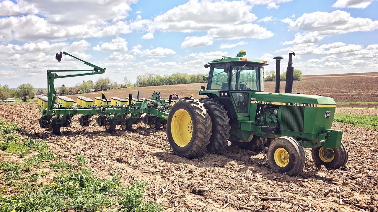 NEW PLANTER! - The Beast Has Arrived! - John Deere 1760 12 Row Planter