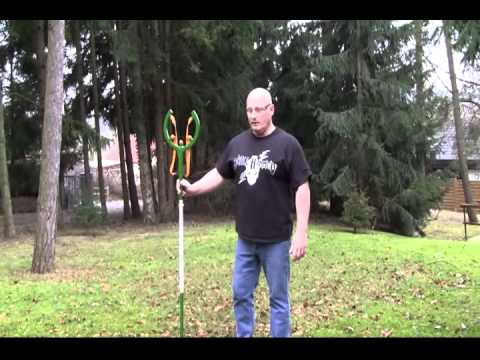 One Piece for real Usopp's 'Kabuto' Zombie Killing Slingshot Spear.mpg