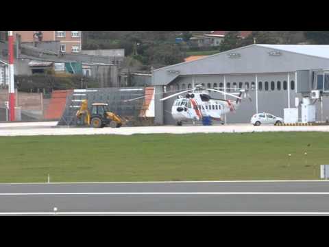 "Follow me" funny pursuit by excavator at A Coruña Airport (LECO)