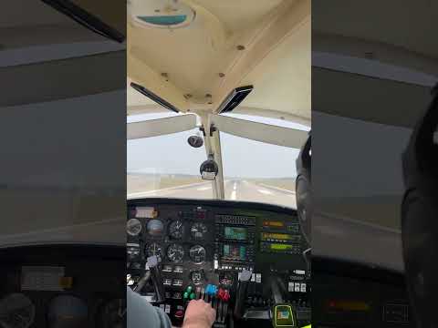 Touching down in an oldschool Piper Seminole!