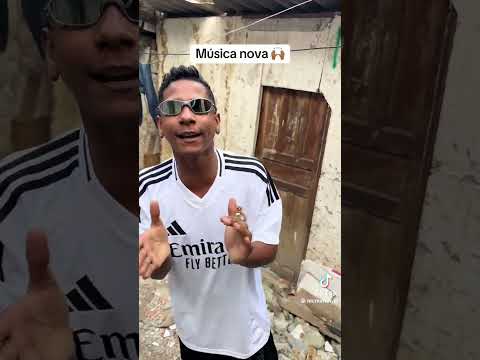 BRAZILIAN GUY SINGING🇧🇷🇧🇷🇧🇷#brazil #music #songviral #song #street #brazilian #brazilianmusic