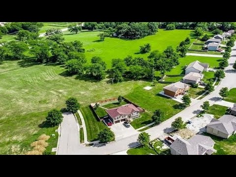 1824 N 92nd Terrace, Kansas City, KS Presented by Kelsey Wiebe.