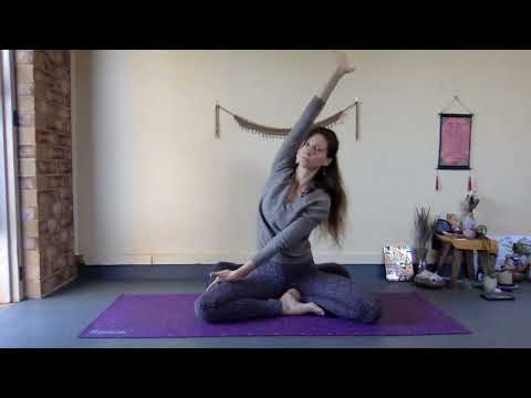 15 minutes Seated Warm-Up Yoga Practice