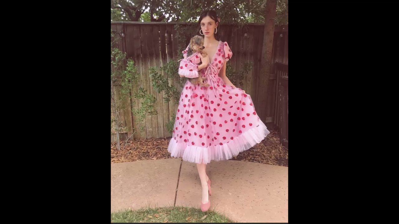 Crossdressing in petticoats and frilly dresses