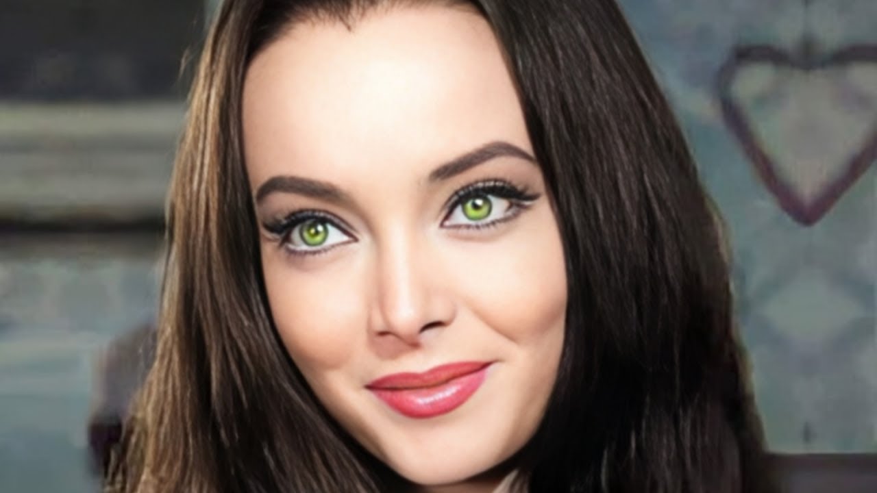 Carolyn Jones Goes TOPLESS, Try Not TO Gasp..Take a look