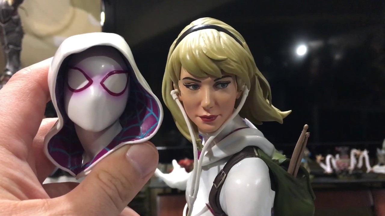 Spider-Gwen Exclusive Mark Brooks Artist Series Statue by Sideshow Collectibles