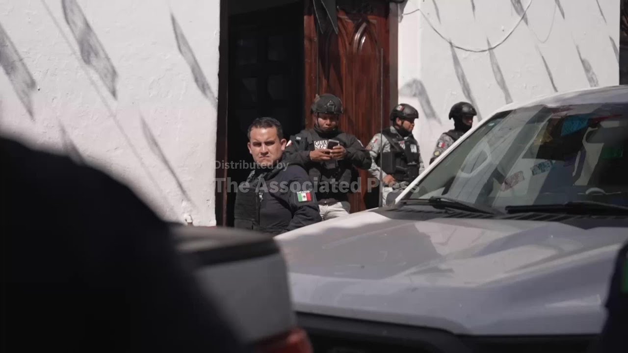 Mexican authorities arrest seven bodyguards in connection with mayor's assassination