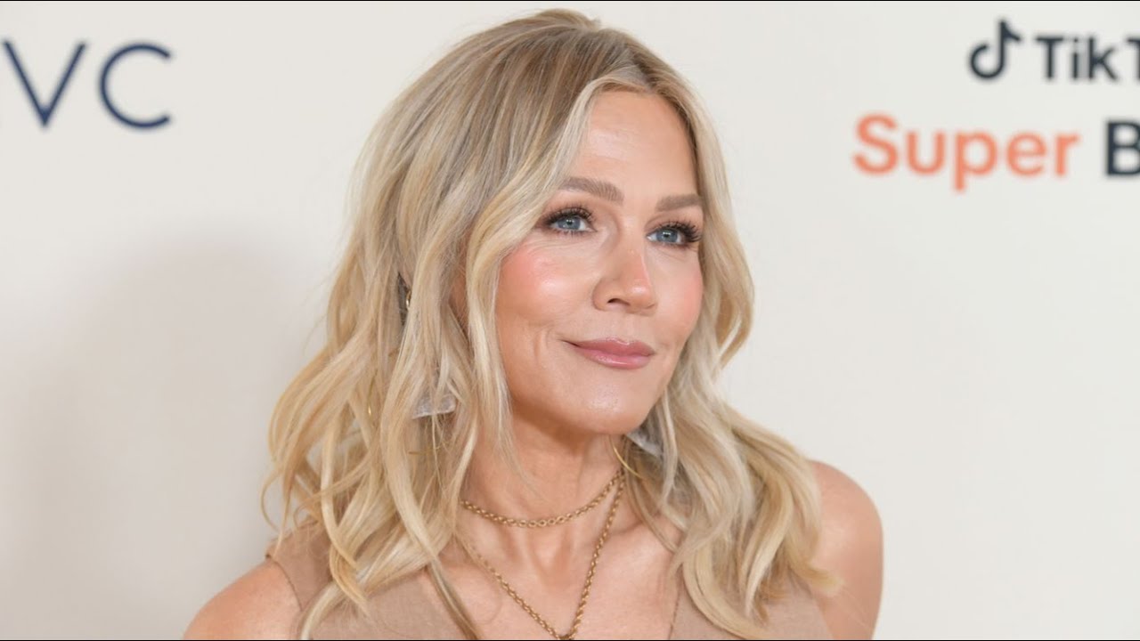 Jennie Garth, 53, Shows Off Her Perfect Bikini Body in Jaw-Dropping New Photo!