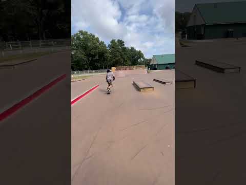 Poser spotted at local skate park #skate #skateboard #skateboarding #poser #fyp #skating