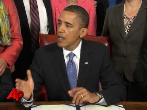 Obama Signs Freedom of Press Act