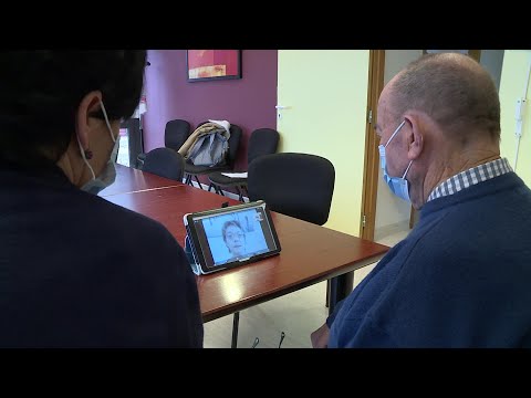 Des tablettes pour rompre l'isolement dans les Ehpad