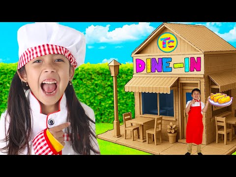 Maddie & Kaden Build a Cardboard Restaurant Cafe!