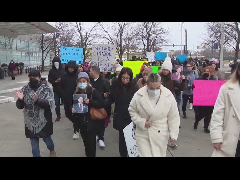 Demonstrators denounce Stroger Hospital, say patient was denied rights