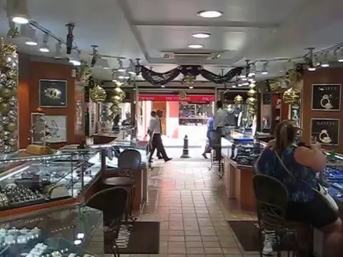 shopping in st maarten at DK Gems best jewelry stores in st maarten