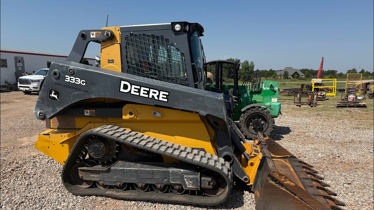 How To Use John Deere Hydraulic Quick Attach On A 333G Skidsteer
