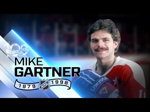 Mike Gartner had 17 seasons with 30-plus goals