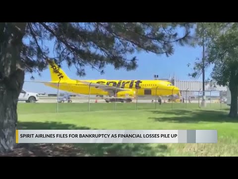 How will Spirit Airlines' bankruptcy impact Myrtle Beach airport travelers?