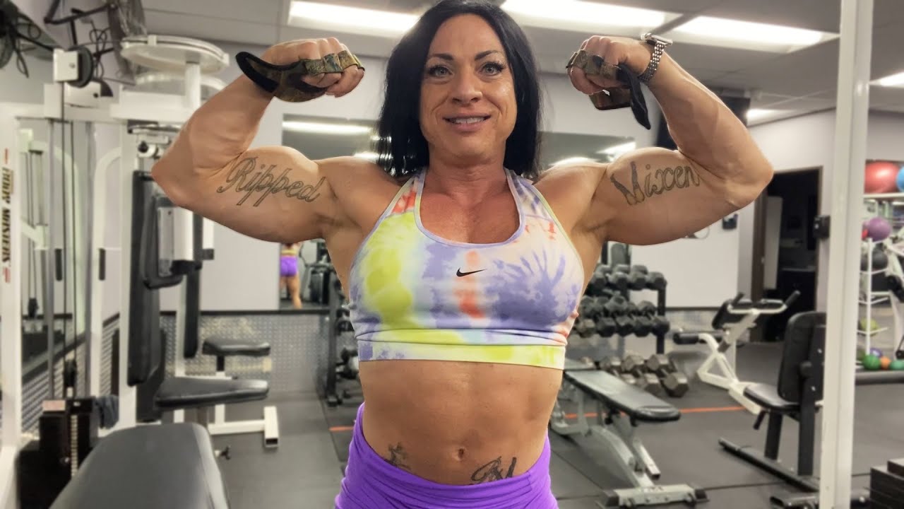 Female Bodybuilder Ripped Vixen - Hamstring Training