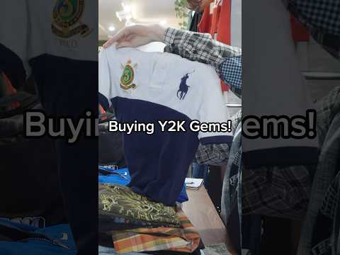 Buying Y2K Gems in the newest episode of Cash or Credit! #y2kclothes #vintageclothes #vintage