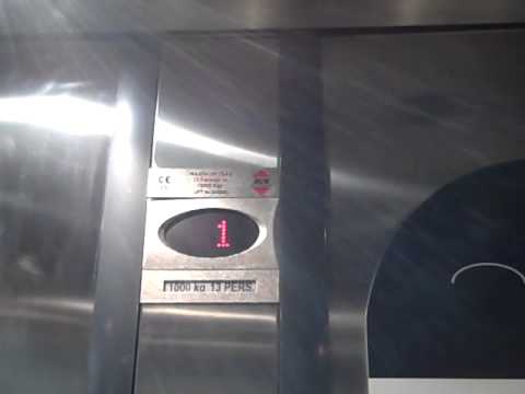 Ace Lift @ New Look in West Oxford Street.AVI