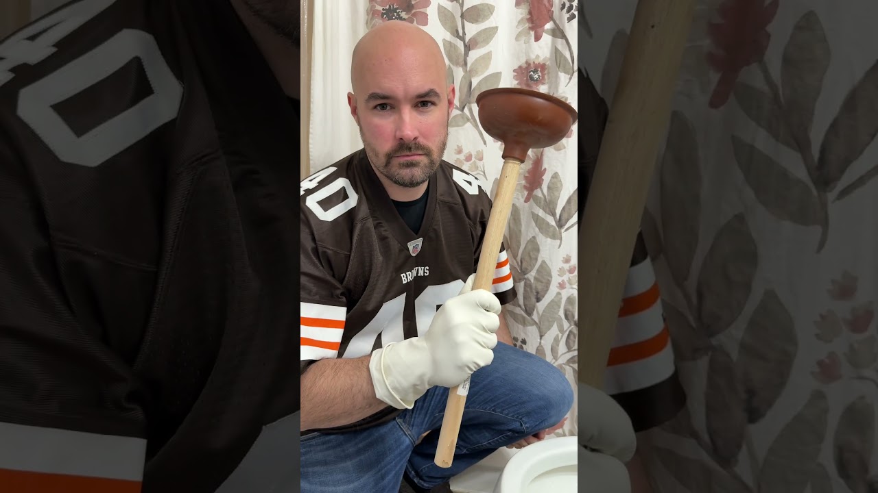 How to Unclog a Toilet with a Toy In It 🪠🚽😅  #fivestarhomeservices #unclogtoilet #toiletclog