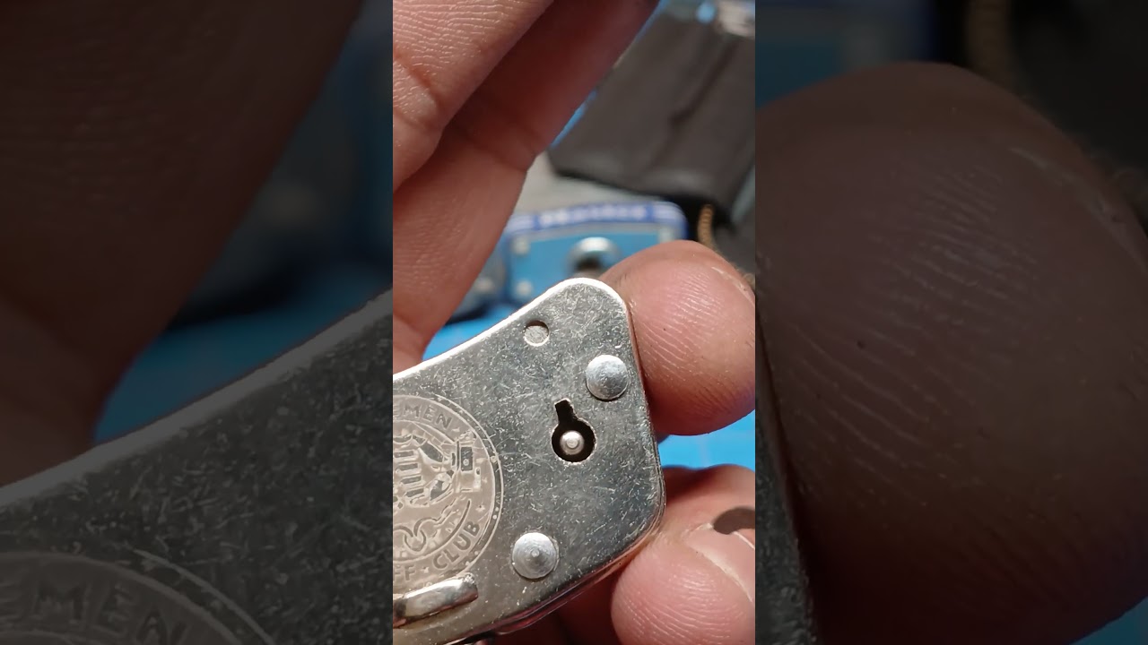 Close Up of a S+W Model 100 Pick